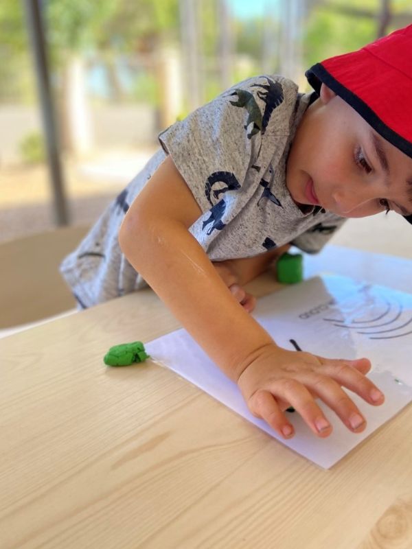 Sonas Wattle Grove - Tracing Symbols using Clay - Sonas Childcare