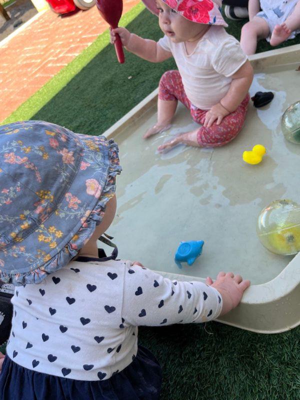 Sonas Coolbellup - Swimming The Duck (Sensory Tray Play) - Sonas Childcare