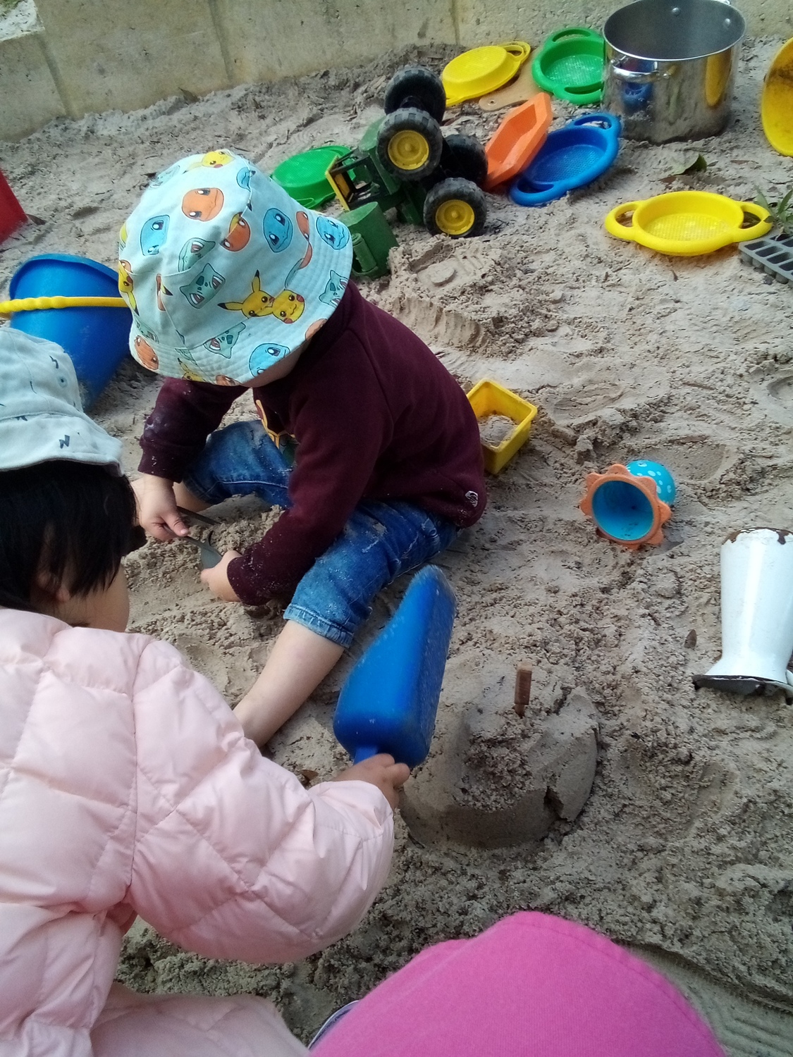 Sonas Atwell - Sandpit Play, Maths and Imagination - Sonas Childcare