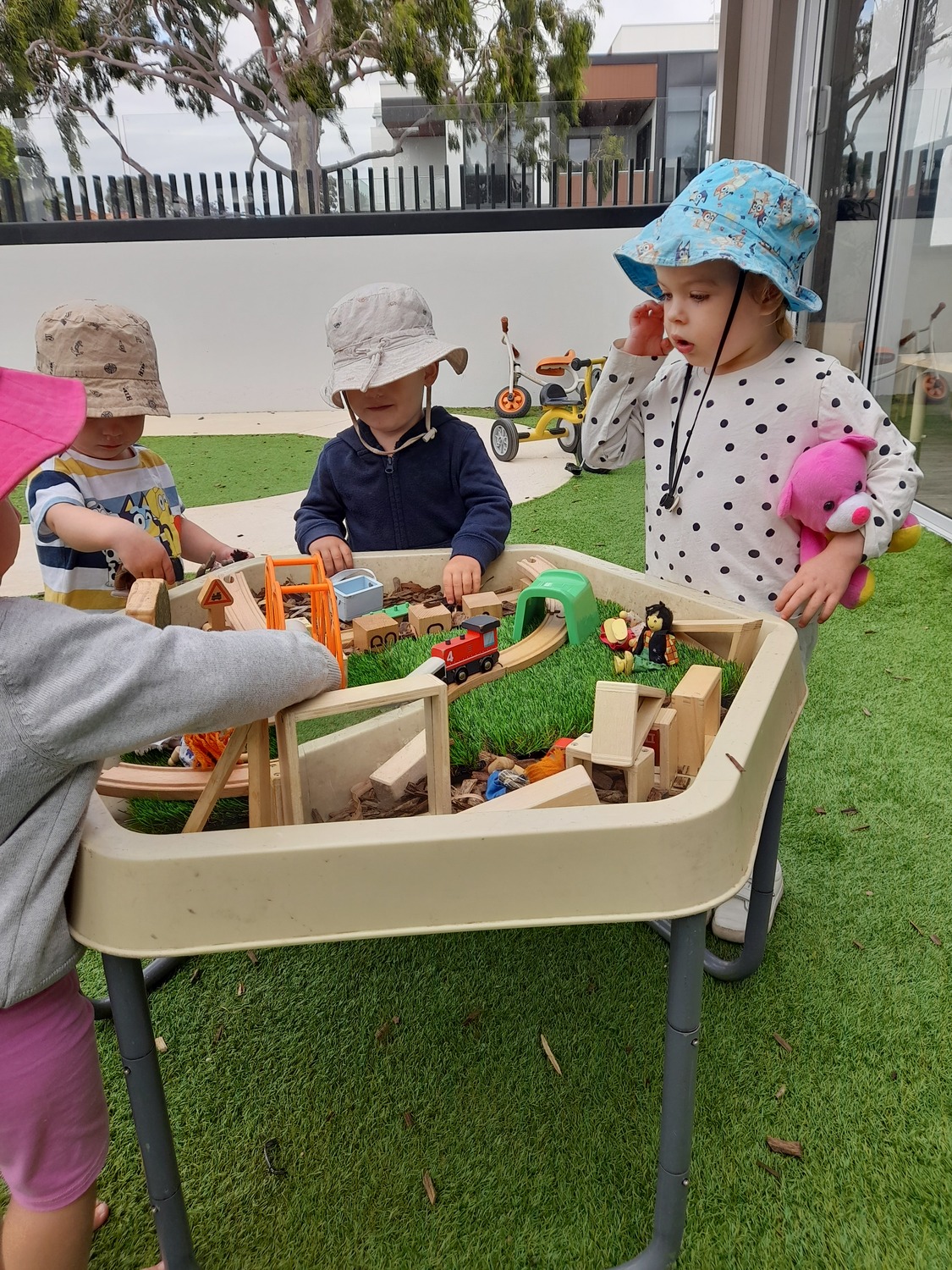 Sonas Ardross - Static Provocations - Sonas Childcare